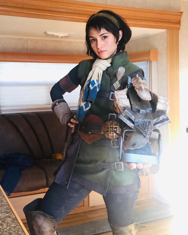 Nanda Costa as serious handler in Monster Hunter movie - 9GAG