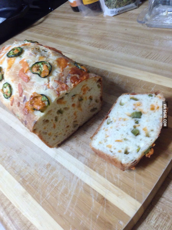 My spicy jalapeño cheesy bread - 9GAG