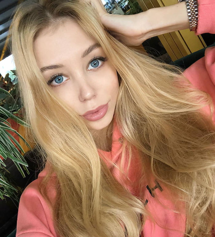 Ksenia Samoilenko (@samoylens) - 9GAG