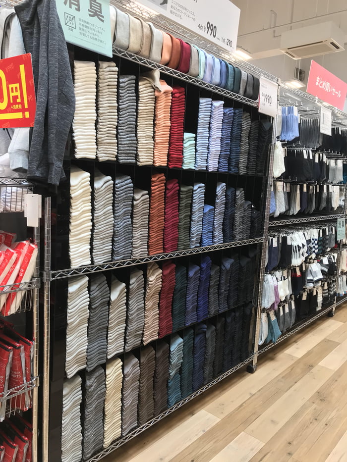 This shelf in uniqlo - 9GAG
