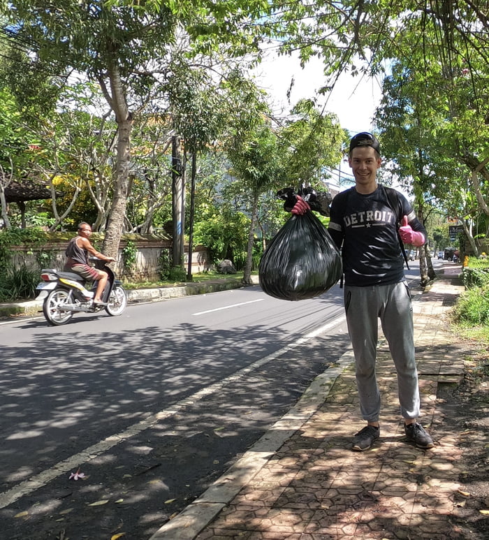 Today I collected 10kg of plastic garbage. Total is 2020kg. Last days ...