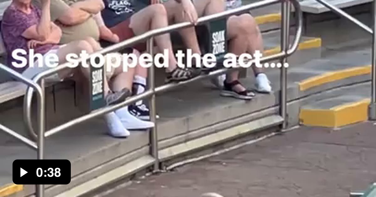 Teenage Girl Stops Mime Performance - 9GAG