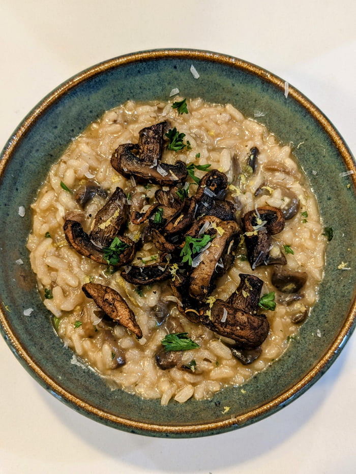 Mushroom risotto with crispy fried shiitake - 9GAG