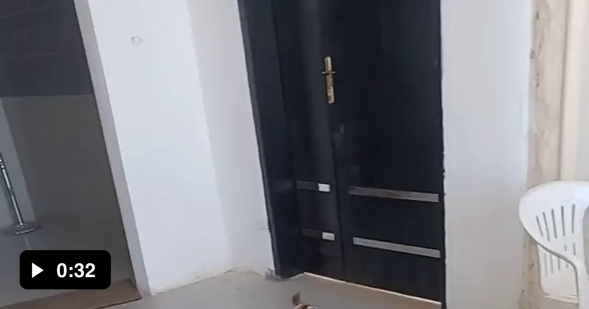 Does having a orange brain qualify? - 9GAG