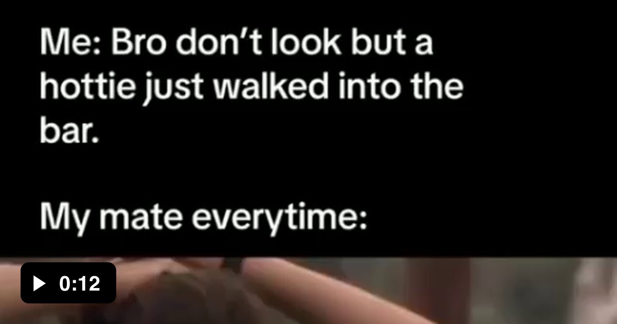 Jon Voight being creepy in the movie Anaconda with Jennifer Lopez lol. - 9GAG