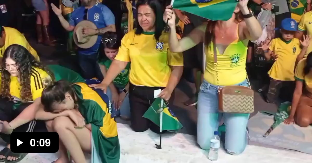 Bolsonorano supporter crying after the election in Brazil - 9GAG