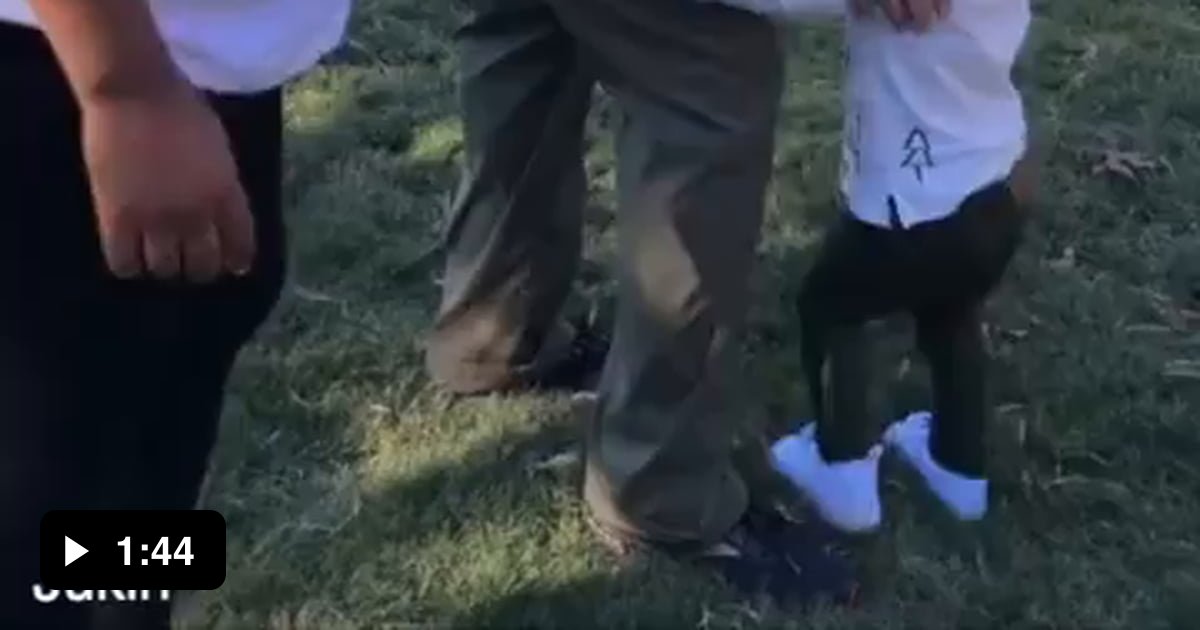 Little boy gives hugs to everyone - 9GAG