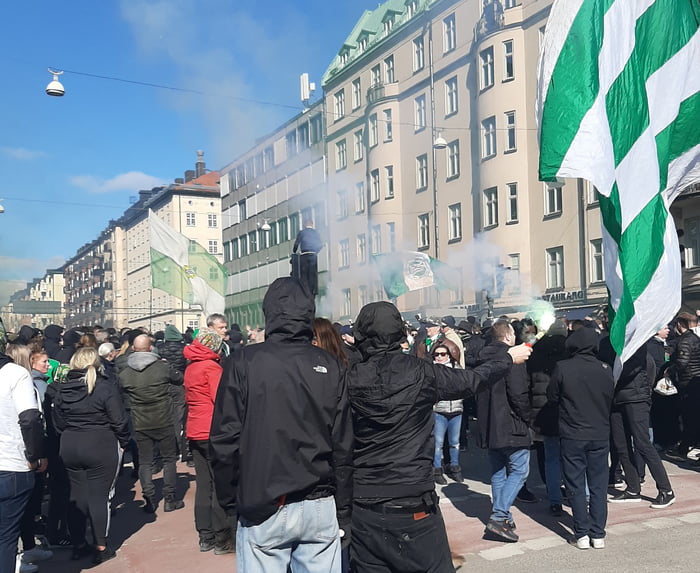 Hammarbymarschen för en timme sedan. - 9GAG
