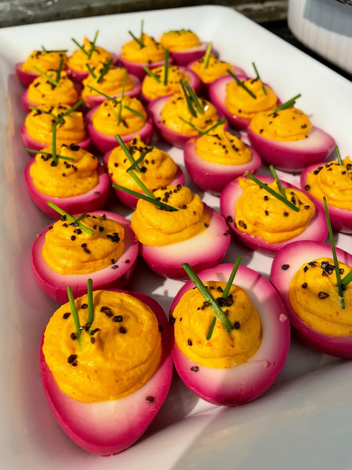 Beet-Pickled Deviled Eggs - 9GAG