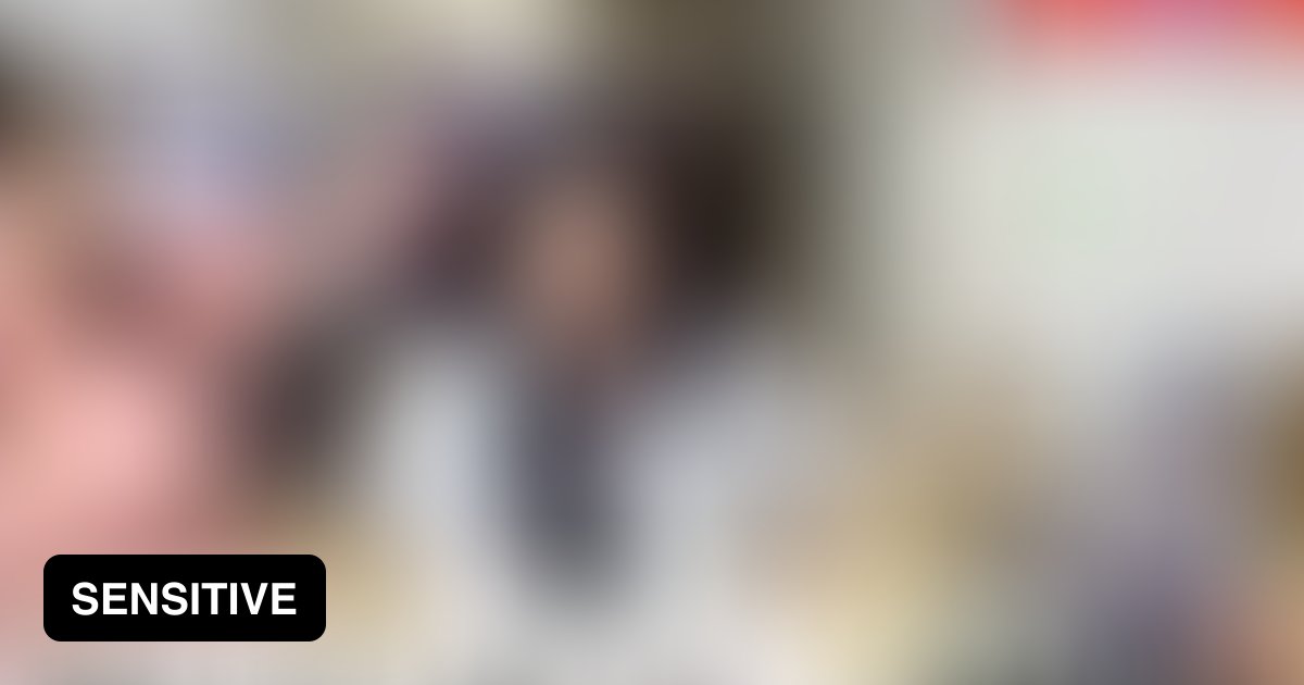 Can you unhook a bra with one hand?... - 9GAG