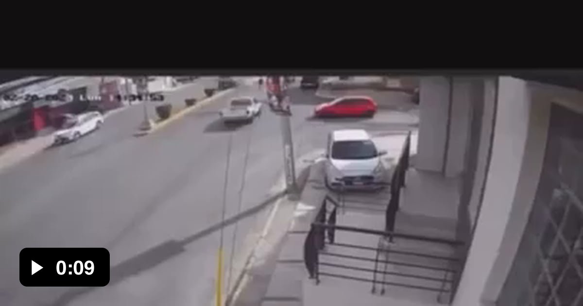 Yeah no way the driver survived - 9GAG