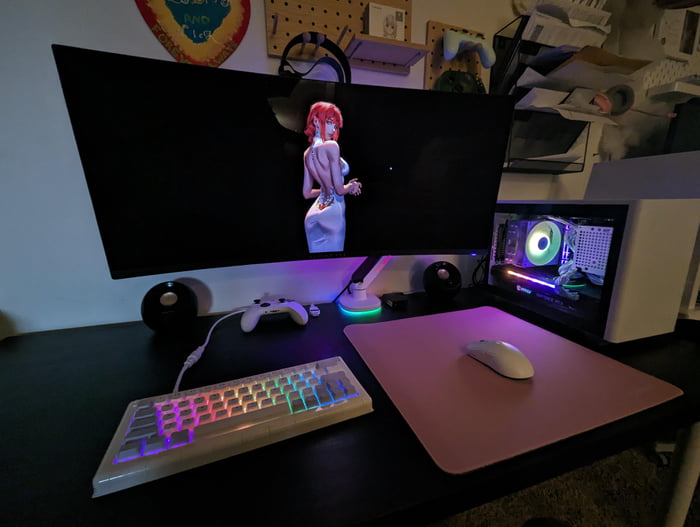 Basic and minimal sff oled setup 🔥 - 9GAG