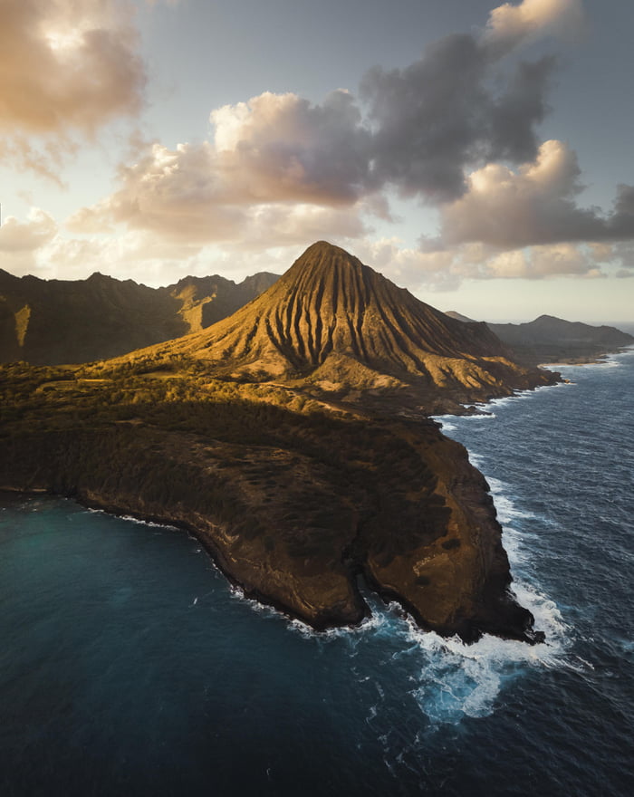 Tuff Cone Volcano | Koko Crater, Oahu Hawaii | OC | 3068x3855 - 9GAG