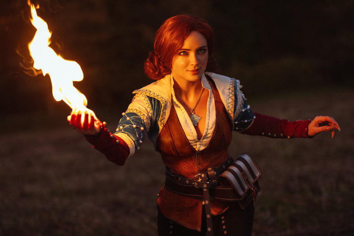 Triss cosplay with real fire - Witcher 3 Sophie Katssby - 9GAG