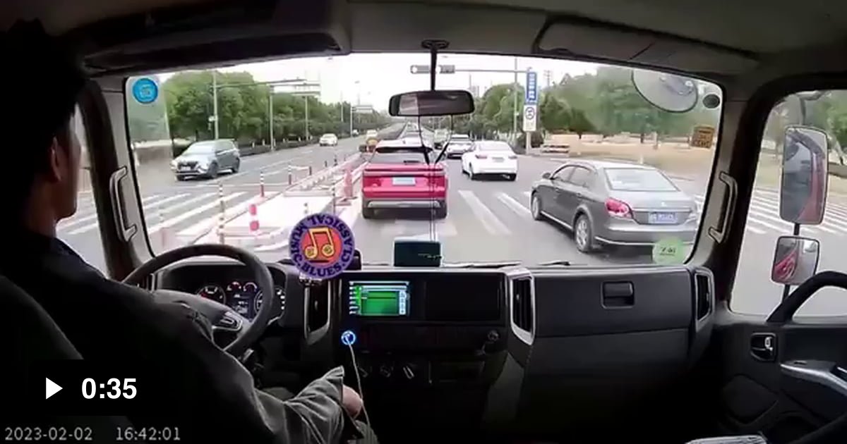 Random vid from car accident channel - 9GAG