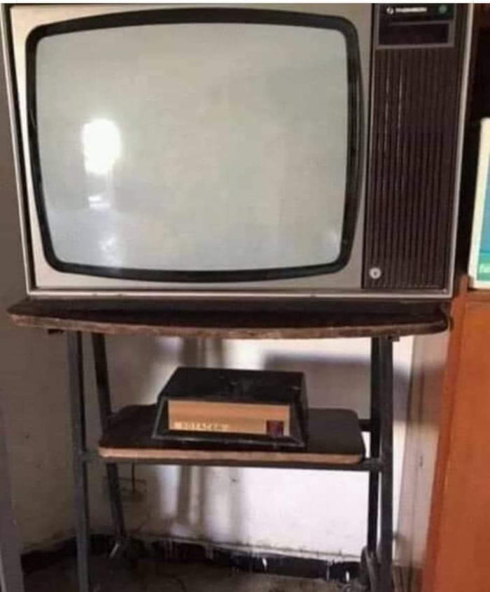Bet you have no idea about the little box below the TV set - 9GAG