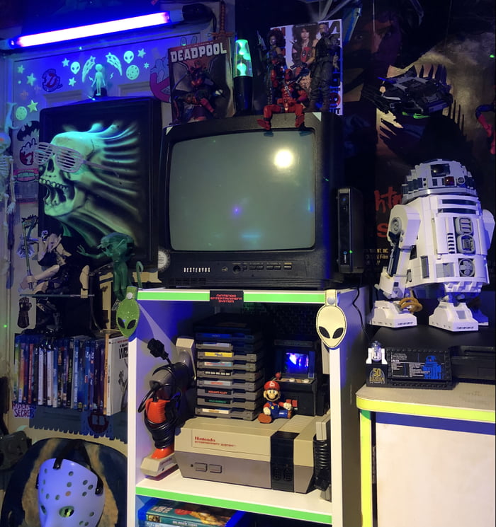 Happy Holidays; retro-corner - 9GAG