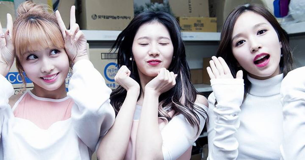 Twice momo sana & mina - 9GAG