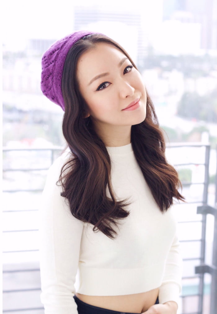 Charlet Chung (voice actor for D.Va) - 9GAG