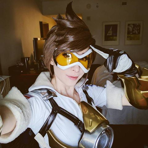 Amazing Tracer from overwatch cosplay by Bindi Smalls - 9GAG