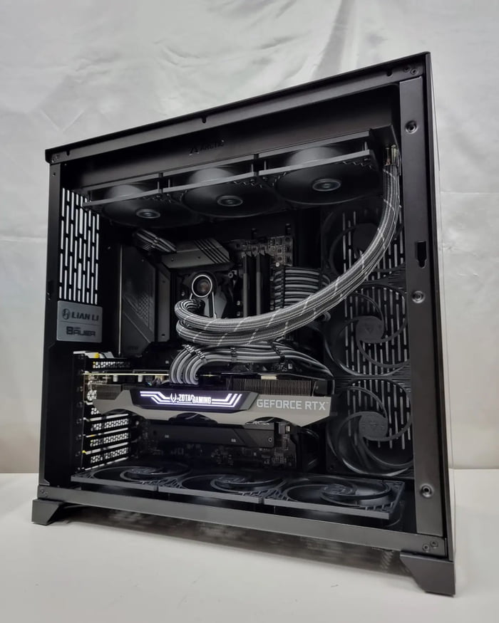 Dark Knight gaming pc - 9GAG