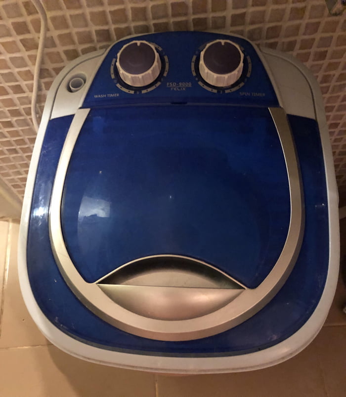 Mildly grumpy small washing machine - 9GAG