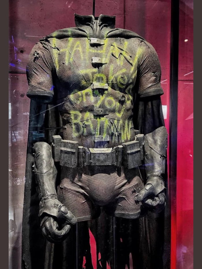 Thoughts on BvS Robin suit? - 9GAG
