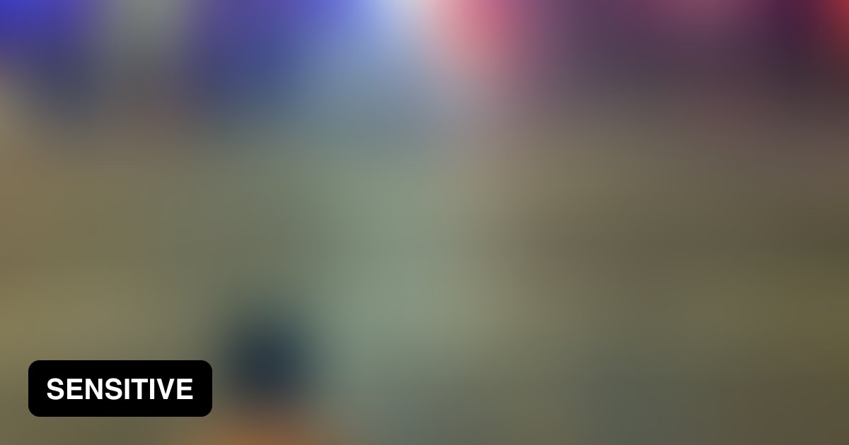 How to confuse the police during a protest? Drop it all. Naked Athena ...