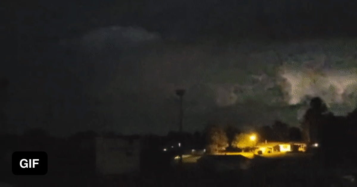 A Storm Cell in the Distance in Minnesota - 9GAG