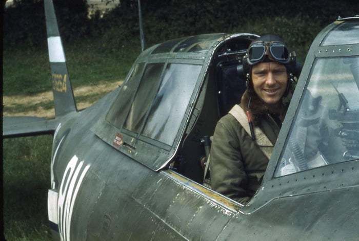 P-47 “Razorback”Thunderbolt and pilot - 9GAG