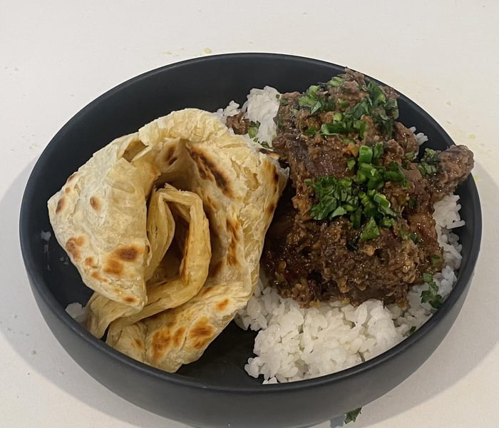 Beef short rib rendang with roti canai - 9GAG