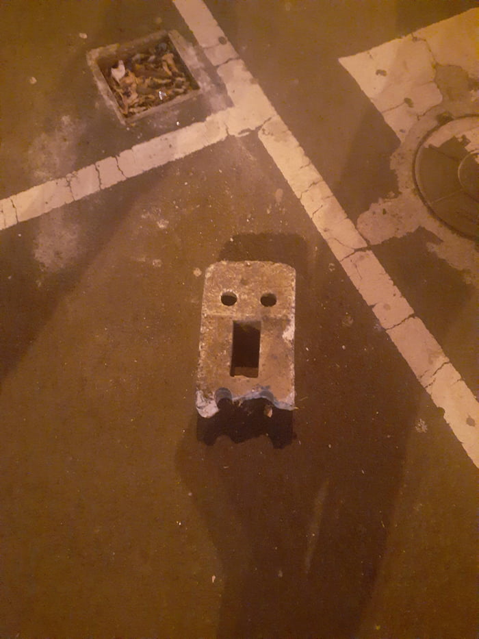 Surprised brick - 9GAG