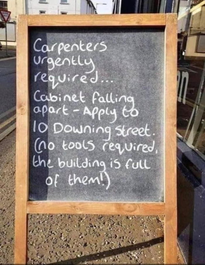 Carpenters urgently required on 10 Downing Street - 9GAG