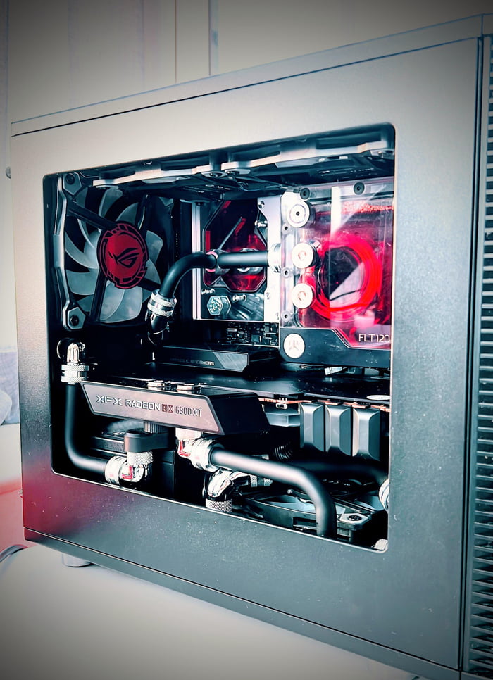 New Stealth Black Chrome custom loop & red liquid - 9GAG