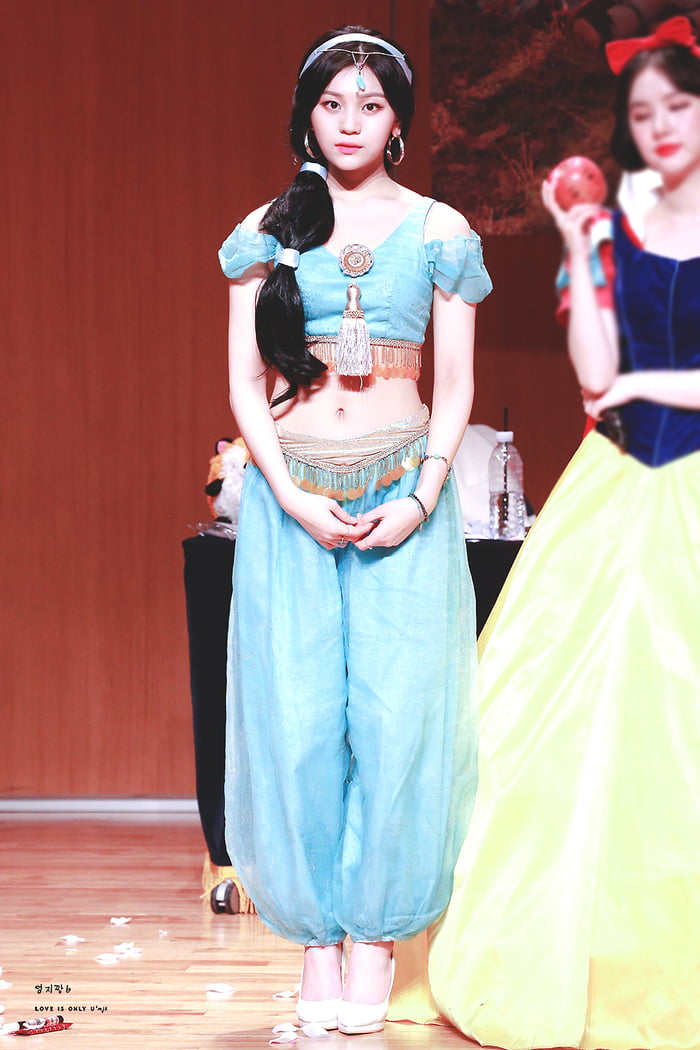 Umji as Princess Jasmine - 9GAG