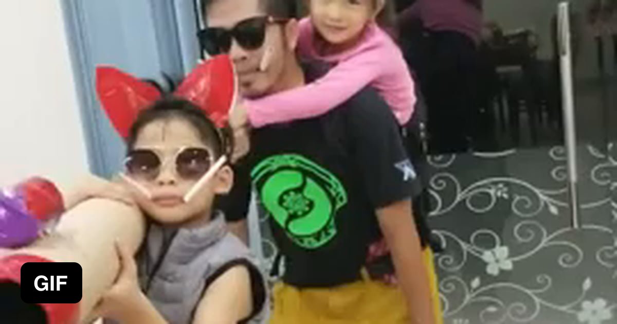 A Techies cosplay by a family in Dota2 Vietnam Community - 9GAG