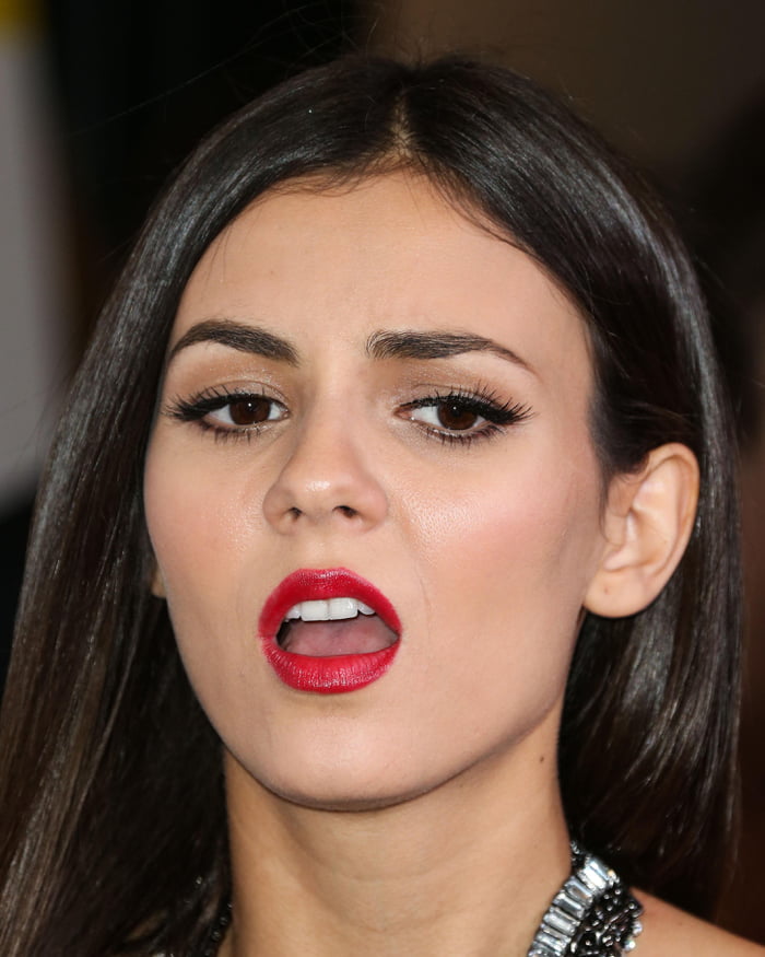Victoria Justice face shot - 9GAG
