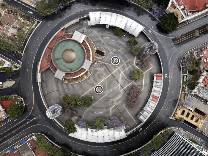 "Glorieta de los insurgentes" in Mexico City. Huge roundabout and ...