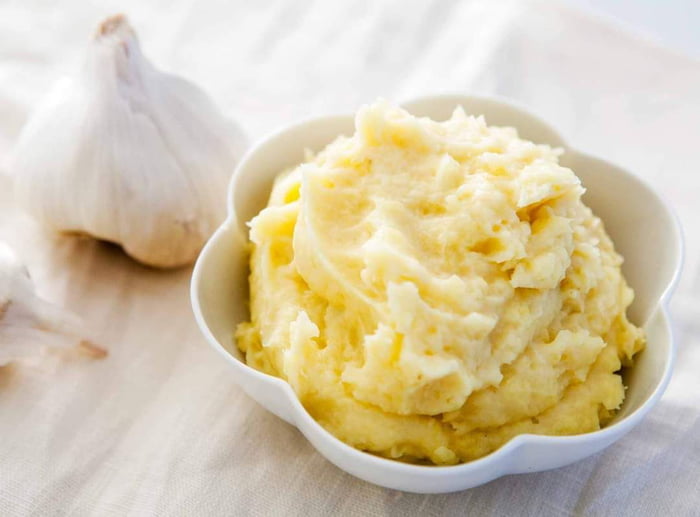 Food for thought: Are mashed potatoes just Irish guacamole? - 9GAG