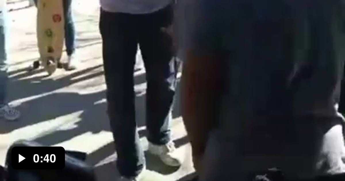 A smack turns into a 10 v 10 - 9GAG