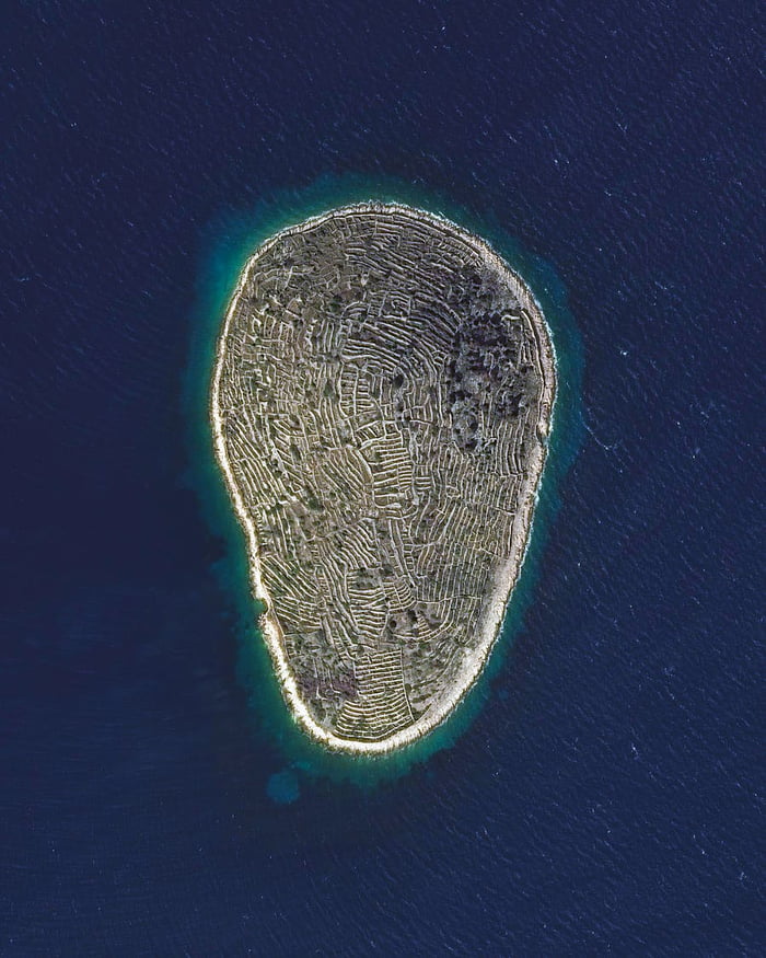 Baljenac, tiny Croatian island that has more than 23 kilometers of ...