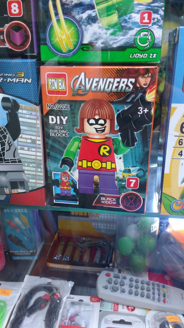 Girl Robin/Black Widow/Fake Lego - 9GAG
