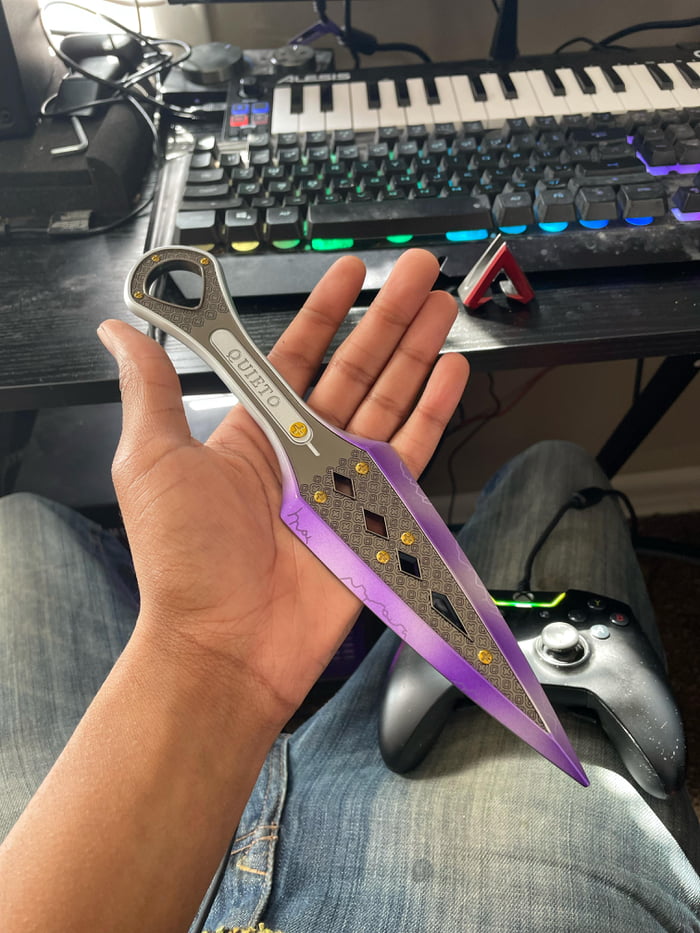 Got a wraith Heirloom replica from Etsy! Still don’t have one in game ...