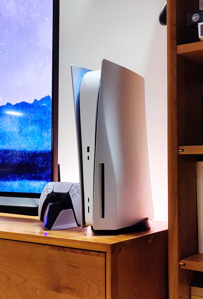All white PS5 looks dope af - 9GAG