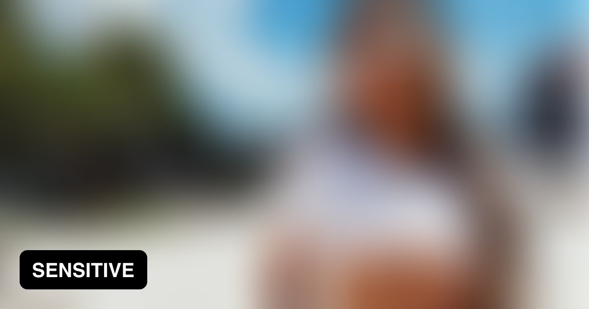 Fixing her tanlines - 9GAG