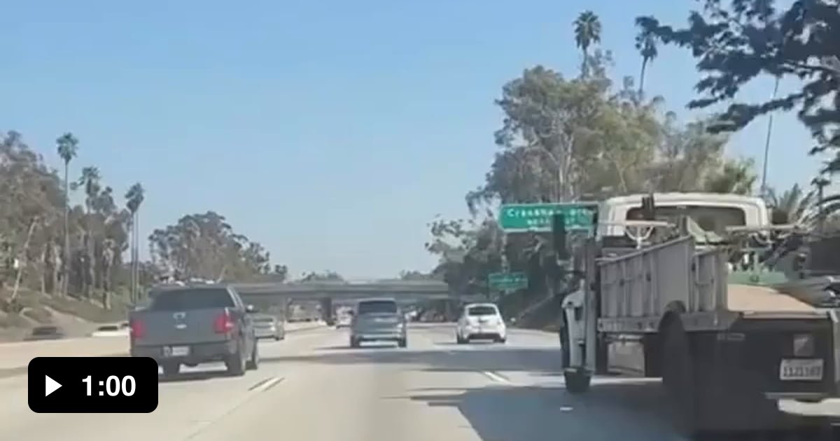 A literal highway robbery in Los Angeles - 9GAG