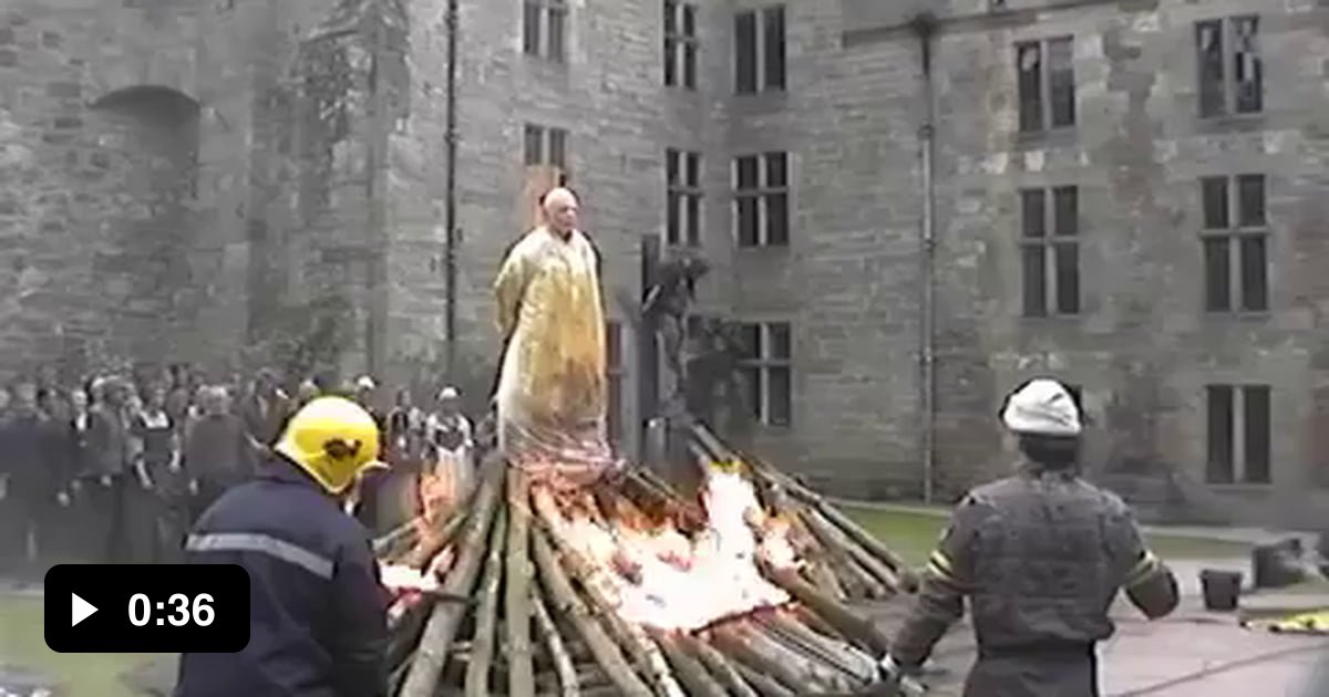 Actor Performs Stunning Fire Scene - 9GAG