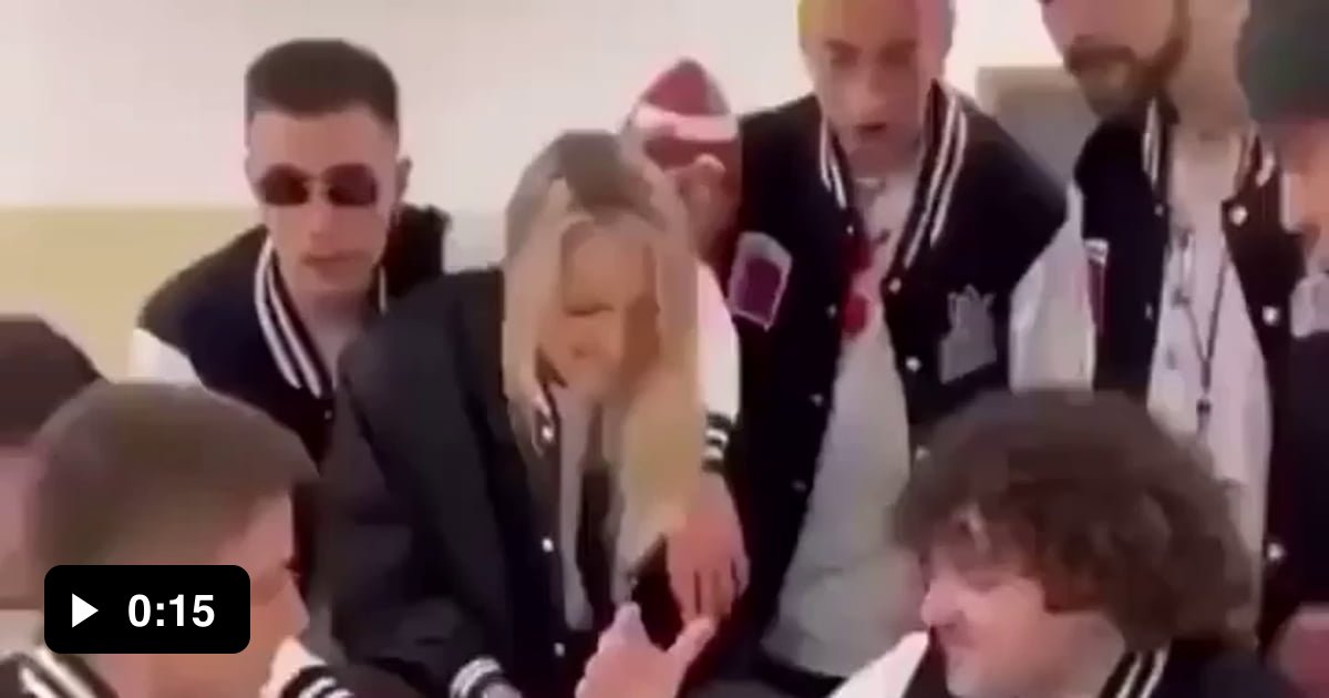 Arm wrestling bros - 9GAG