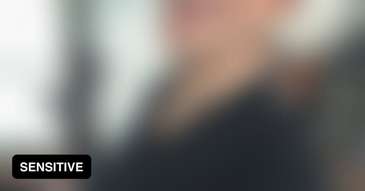 The reflection 😳 - 9GAG