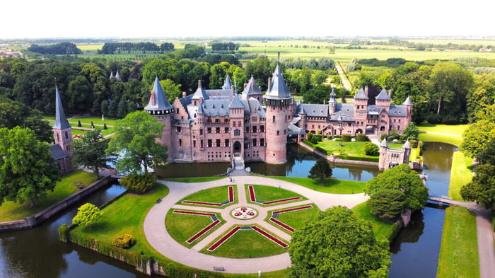 Kasteel de Haar, Utrecht, the Netherlands. Possibly the most Hogwarts ...